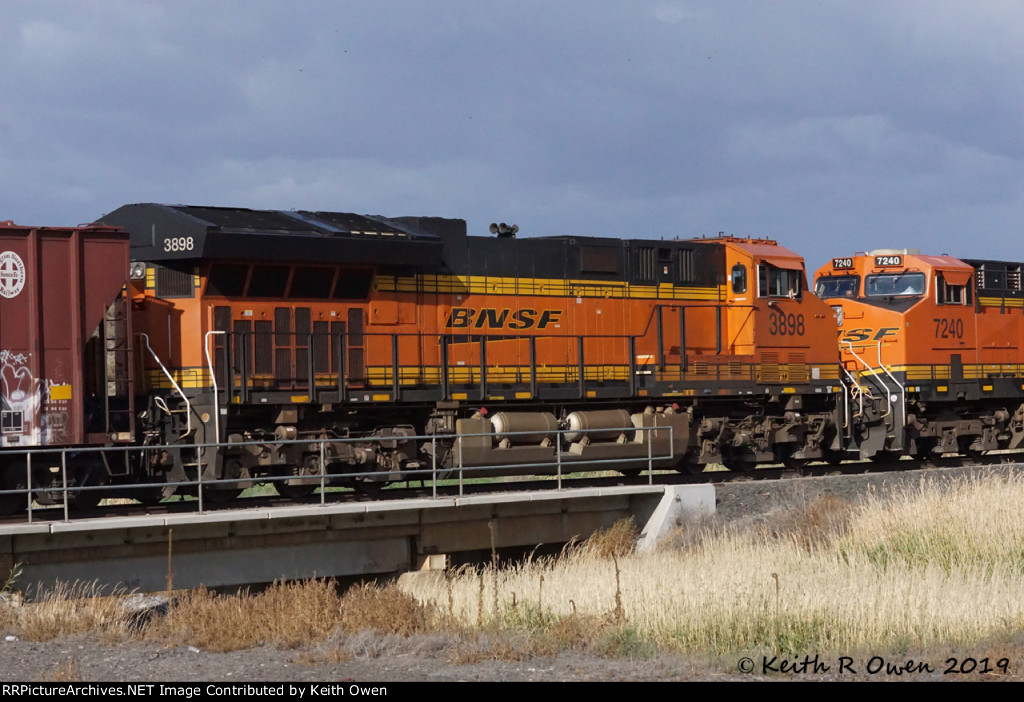 DPUs on a Westbound Oil Train